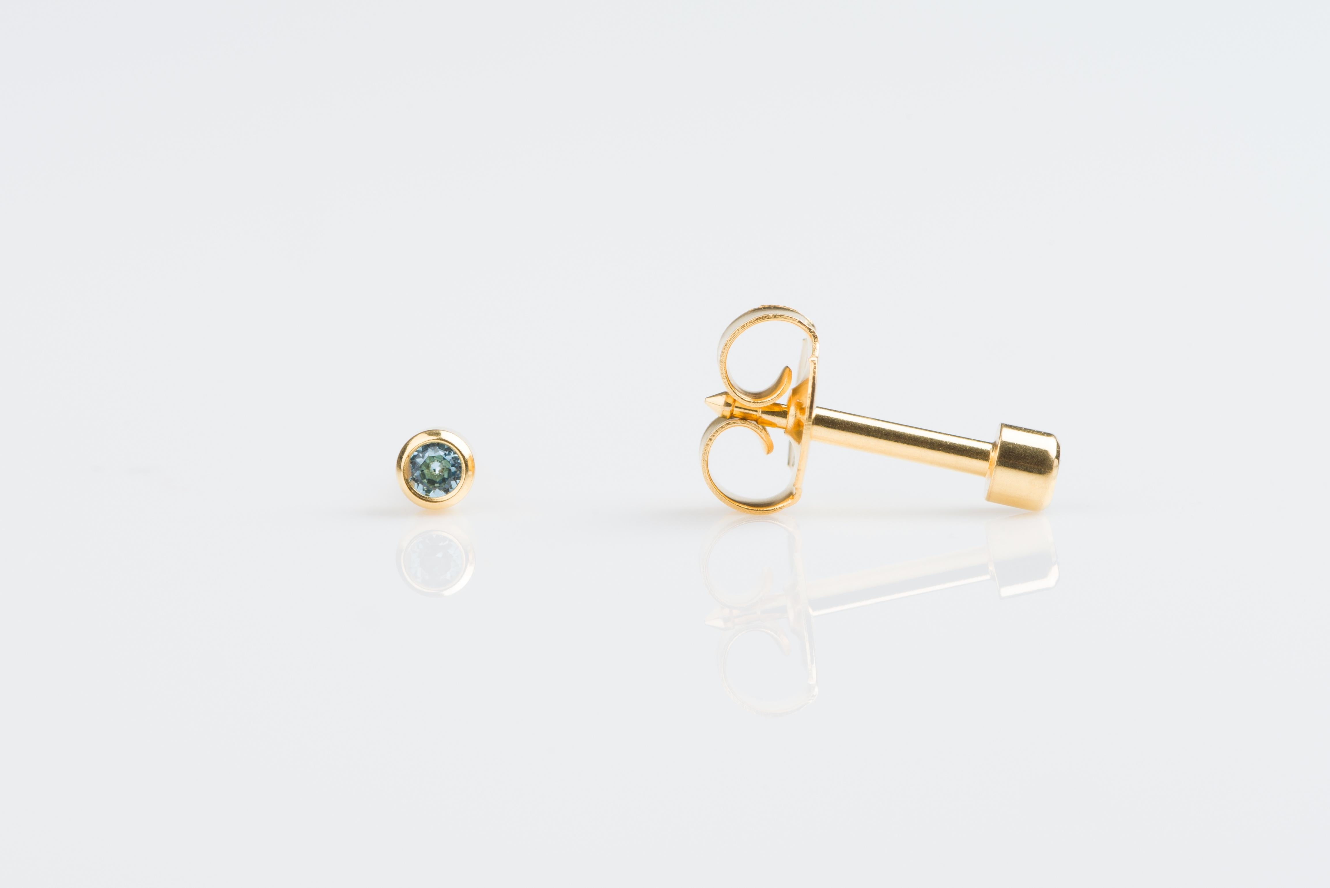 Bezel Crystal Universal Select Carded Piercing Studs – STUDEX®
