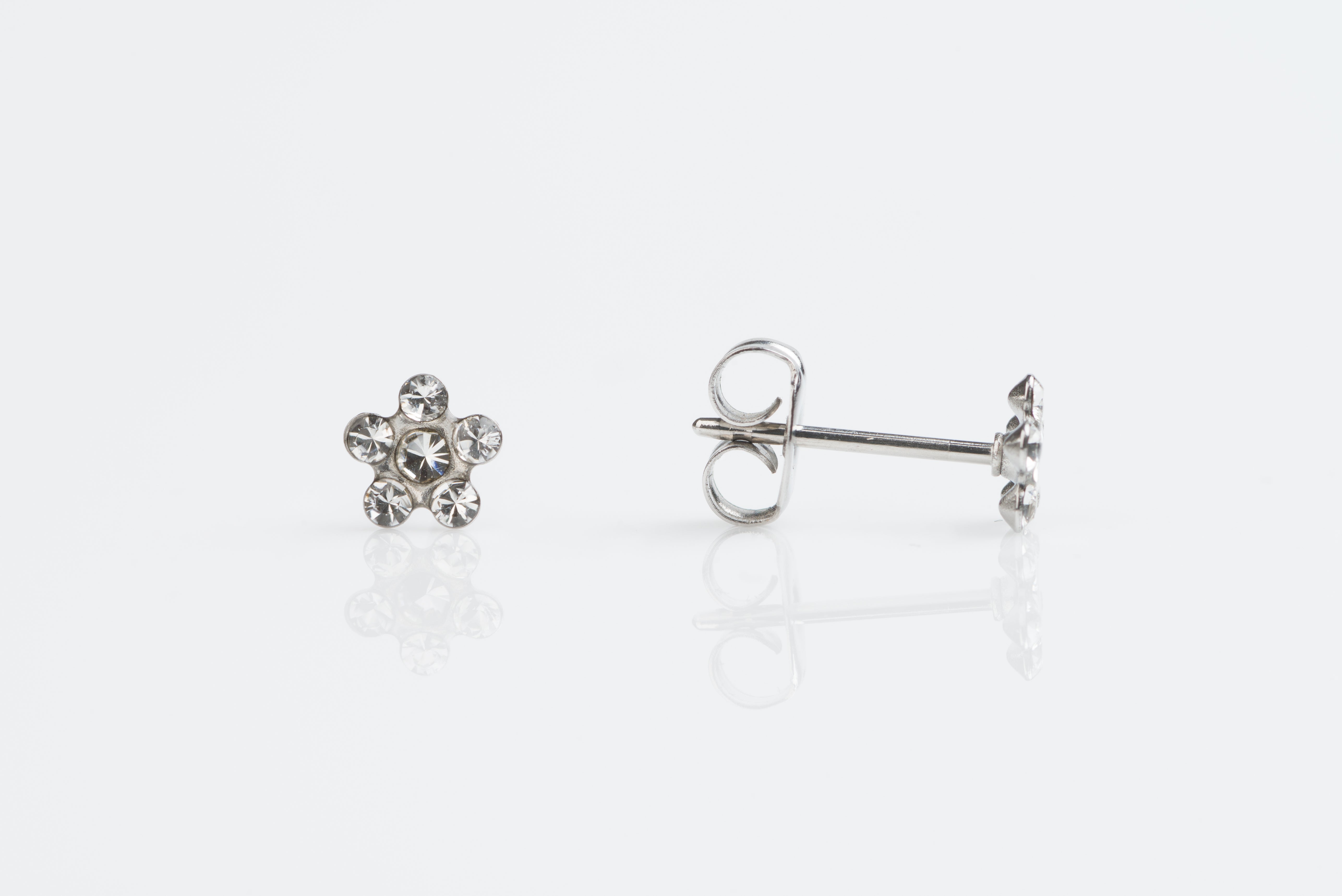 Daisy Universal Select Carded Piercing Studs – STUDEX®