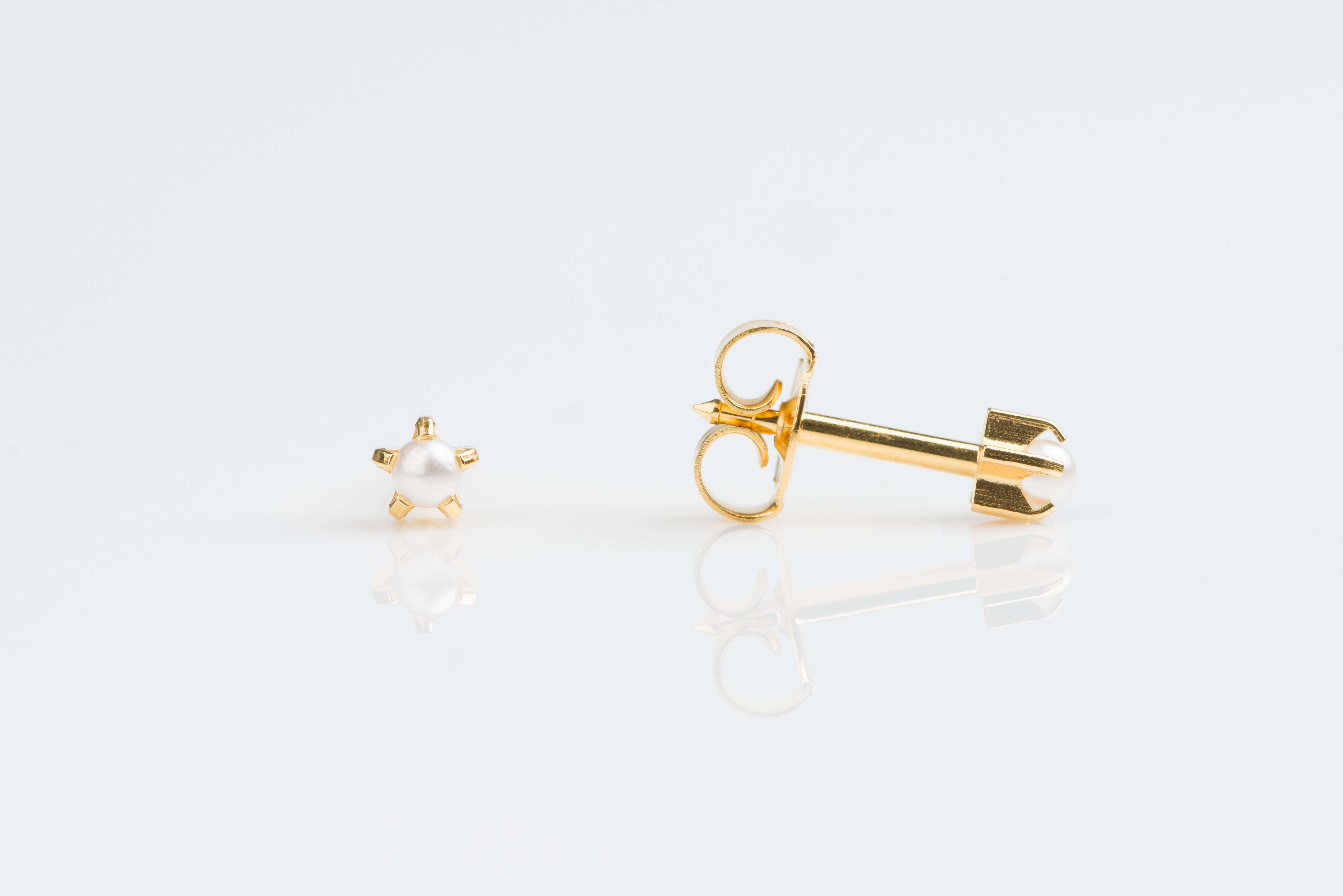 Prong Set White Pearl Universal Select Carded Piercing Studs – STUDEX®